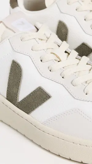 VEJA V-90 B-mesh Sneakers