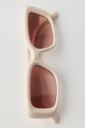 Free People Frankie Rectangle Sunglasses - Crystal Cream W/tonal