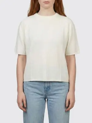 LISA YANG T-shirt