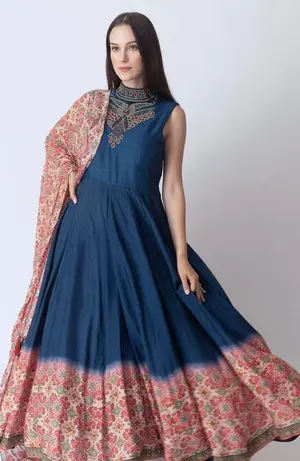 RAAS Myka Embroidered High Neck Gown Set
