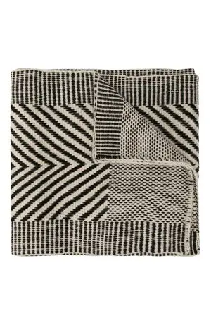 Voz Chevron Scarf In Baby Alpaca - Ivory/black