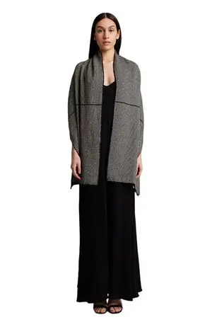 Voz Lineas Shawl In Baby Alpaca - Black/ivory