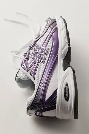 NEW BALANCE 740 Sneakers Concord Grape/white