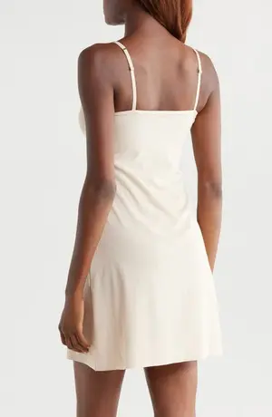 Nordstrom Invisible Edge Full Slip - Beige Smoke