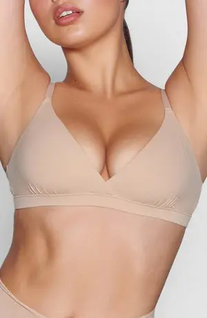 SKIMS Fits Everybody Crossover Bralette - Clay