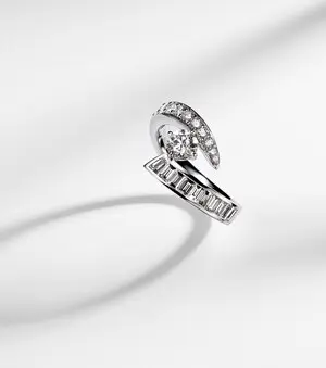 BUCHERER FINE JEWELLERY Inner Fire 18kt White Gold Diamond Ring