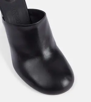 Jacquemus Bisou 90 Leather Mules - Black
