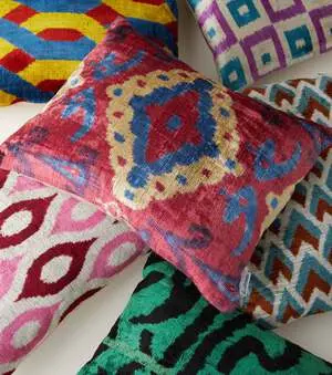 LES-OTTOMANS Patterned Velvet Cushion - Multicoloured
