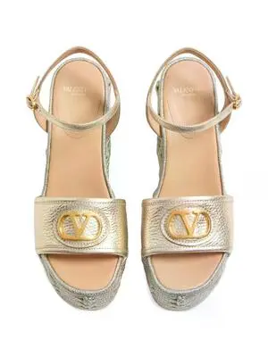 Valentino Garavani Vlogo Signature Wedge Sandal 120mm In Laminated Grainy Calfskin - Neutrals