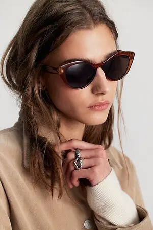 Free People Laurel Cat-eye Sunglasses - Burnt Caramel