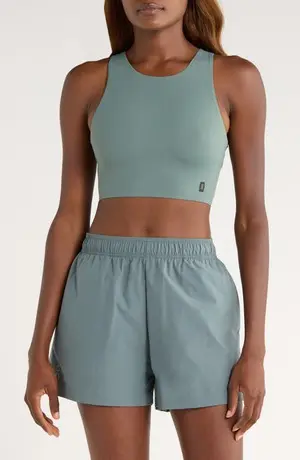 On Layered Activewear For Women