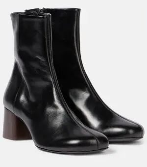 LEMAIRE Anatomic 55 Leather Ankle Boots - Black