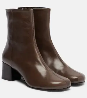 LEMAIRE Anatomic 55 Leather Ankle Boots - Brown