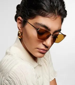 Fendi Cat-eye Sunglasses - Brown