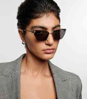 Fendi Cat-eye Sunglasses - Brown