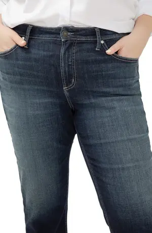 SILVER JEANS CO. Avery Curvy High-waist Capri Jeans