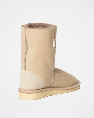 CELTIC & CO. Shearling House Boots - Oatmeal