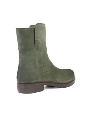 CELTIC & CO. Essential Leather Ankle Boots - Olive