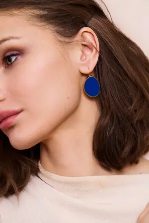KENNETH JAY LANE Kidney Pierced Earrings - Blue