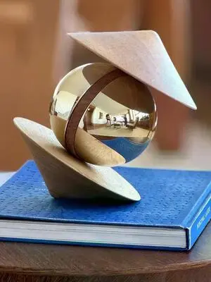 BY GABS Gira Gira Sculpture