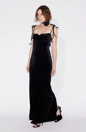 SAEMDI Open Back Velvet Maxi Dress