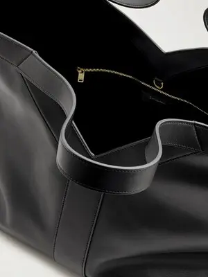 Saint Laurent Y Leather Tote - Black