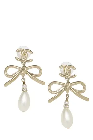 Chanel Cc Bow Drop Earrings - Gold