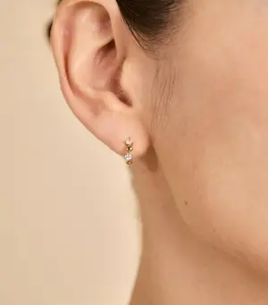 ASTRID & MIYU Heart Cluster Single Hoop Earring