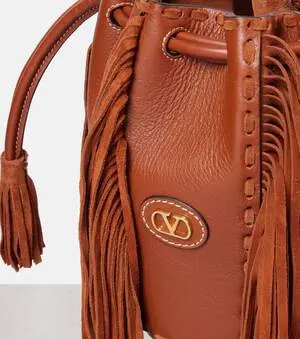 Valentino Garavani Nellcote Small Leather Bucket Bag - Brown