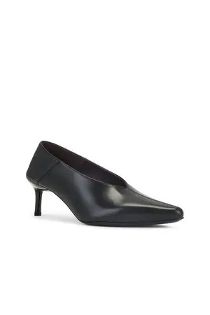 ST. AGNI Classic Fold Heel