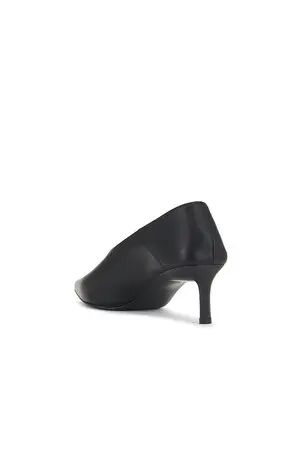 ST. AGNI Classic Fold Heel