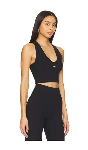 437 The V Tank Top - Black