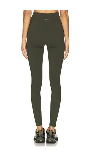 437 The Essentials Legging In Dark Green - Forest