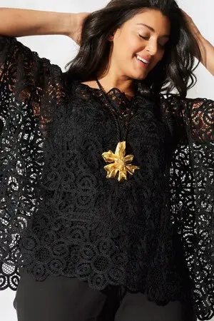 Natori Raffia Lace Caftan Top
