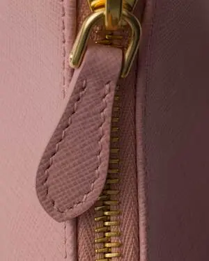 Prada Re-edition 2005 Saffiano Leather Bag - Pink