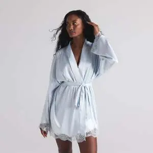 SKIMS Woven Shine Lace Robe - Cloud