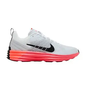 Nike Lunar Roam Sneakers