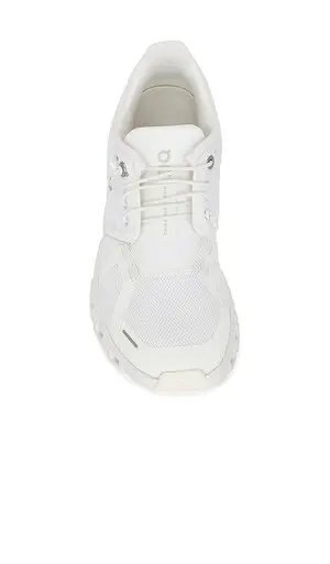 On Sneaker - White