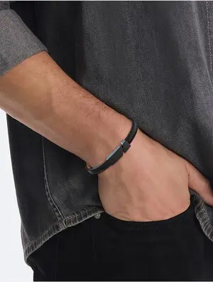 Calvin Klein Asymmetric Tag Leather Bracelet