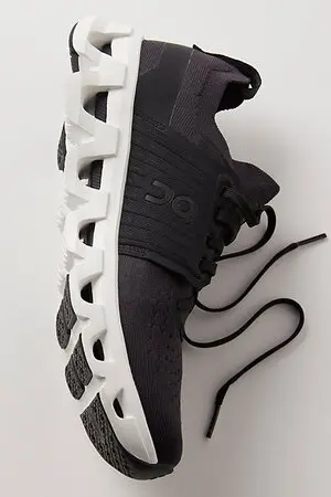 On Cloudswift 4 Sneakers Black/white