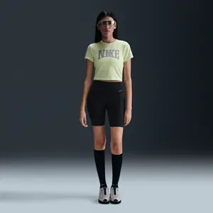 Nike Sportswear Slim Cropped T-shirt