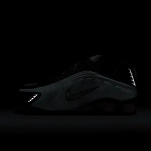 Nike Shox R4 Sneakers - Blue