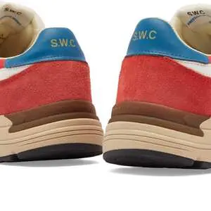 S.W.C STEPNEY WORKERS CLUB Osier S-strike Runner - Red