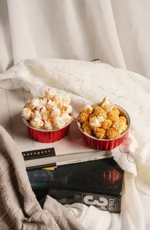 SOUTHLAKE GIFTS Popcorn Candle Bowl - Caramel