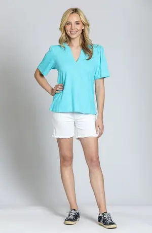 APNY Split Neck T-shirt - Capri