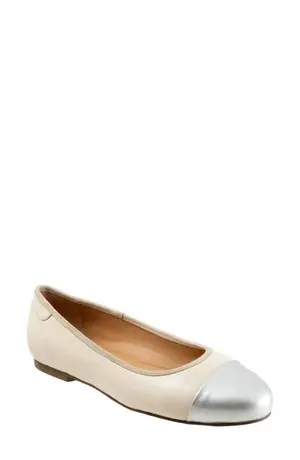 Trotters Clara Cap Toe Flat - Ivory/ Silver