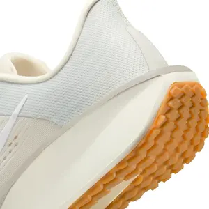 Nike Quest Road Running Shoes