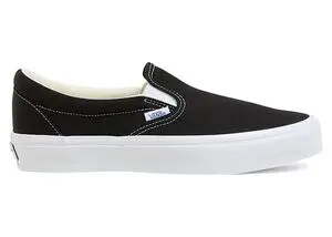 VANS Slip-on Sneakers - Black/white