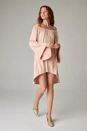 EAVOLU Peyto Off-shoulder Tunic/dress - Rose Quartz