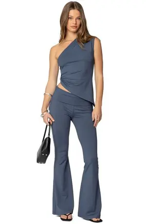 EDIKTED Jayna Asymmetric O-ring Top